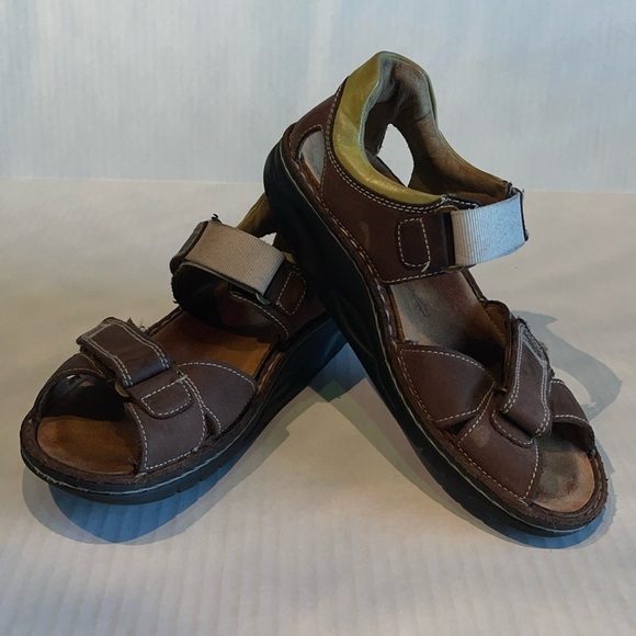 Finn Comfort | Shoes | Finn Comfort Brown And Green Samara Walking ...